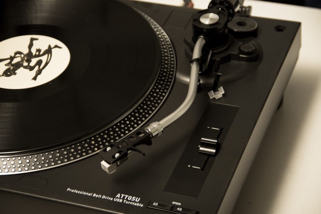 Platines Vinyles 2025 : Meilleur Rapport Qualité Prix